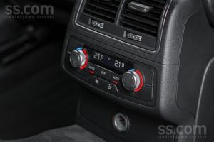 Black Audi A6 2017 in Riga, with an engine capacity of 3.00 L and mileage of 203 thousand km for 22950 €, photo 13 on AUTOMOTO.COM.LV