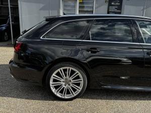 Black Audi A6 2017 in Daugavpils, with an engine capacity of 3.00 L and mileage of 238 thousand km for 15900 €, photo 9 on AUTOMOTO.COM.LV