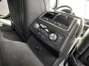 Black Audi A6 2017 in Daugavpils, with an engine capacity of 3.00 L and mileage of 238 thousand km for 15900 €, photo 23 on AUTOMOTO.COM.LV