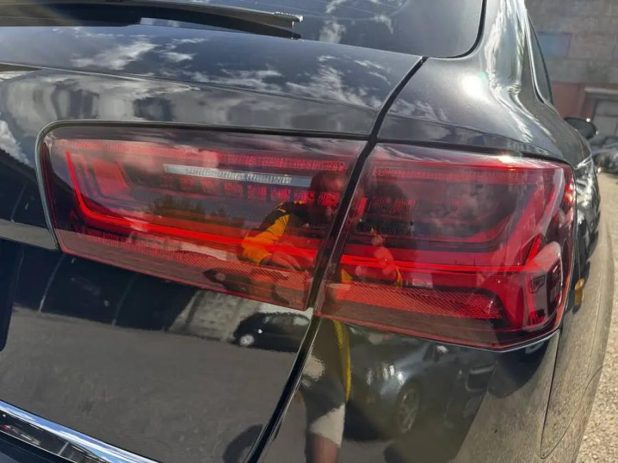 Black Audi A6 2017 in Daugavpils, with an engine capacity of 3.00 L and mileage of 238 thousand km for 15900 €, photo 39 on AUTOMOTO.COM.LV