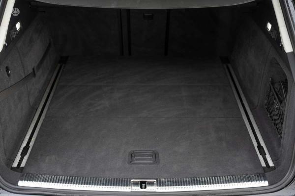 Black Audi A6 2018 in Marijampole, with an engine capacity of 1.97 L and mileage of 249 thousand km for 15750 €, photo 8 on AUTOMOTO.COM.LV