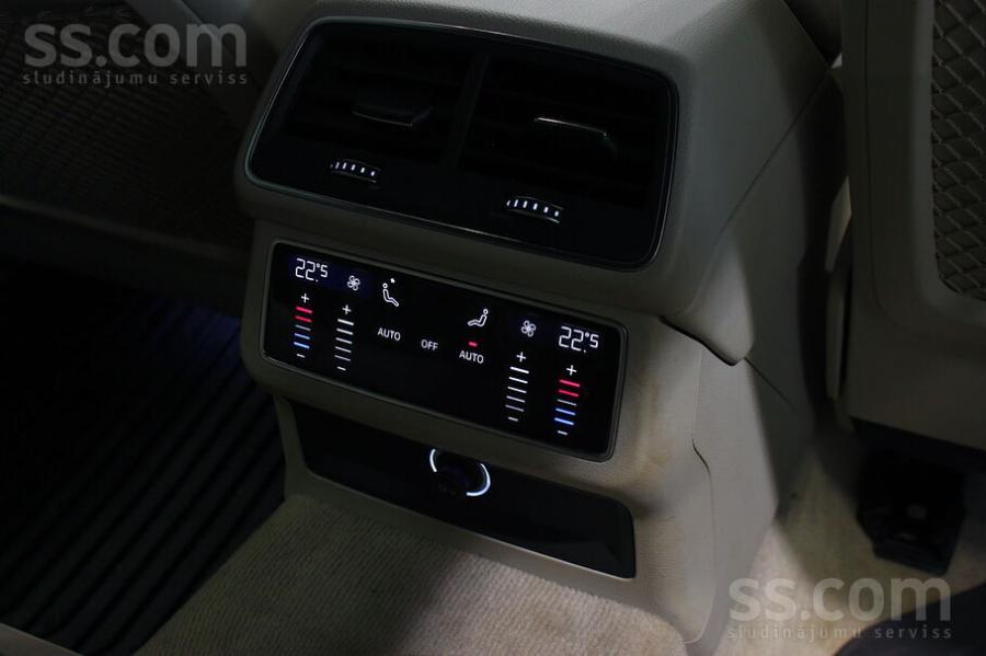 Black Audi A6 2018 in Riga, with an engine capacity of 3.00 L and mileage of 196 thousand km for 27000 €, photo 28 on AUTOMOTO.COM.LV