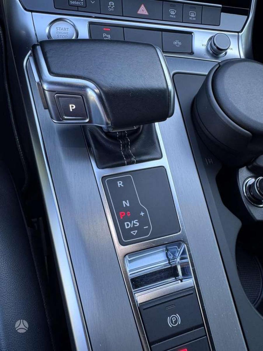Black Audi A6 2019 in Vilnius, with an engine capacity of 3.00 L and mileage of 246 thousand km for 24900 €, photo 22 on AUTOMOTO.COM.LV