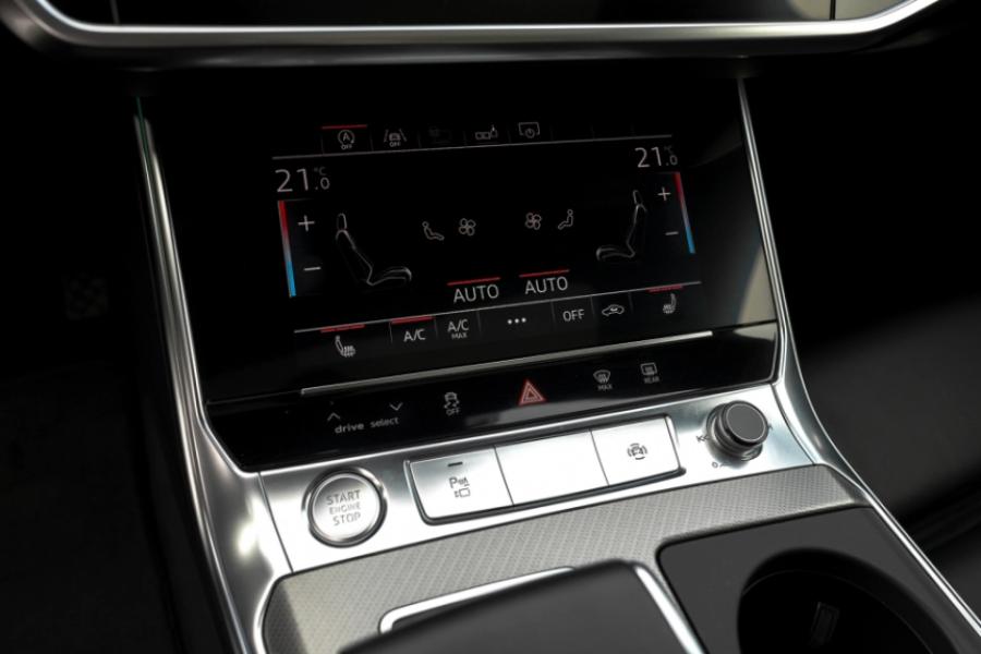 Black Audi A6 2019 in Riga, with an engine capacity of 3.00 L and mileage of 210 thousand km for 24700 €, photo 7 on AUTOMOTO.COM.LV