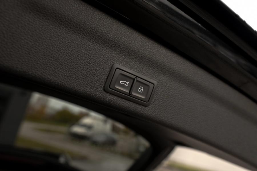 Black Audi A6 2019 in Riga, with an engine capacity of 3.00 L and mileage of 210 thousand km for 24700 €, photo 10 on AUTOMOTO.COM.LV