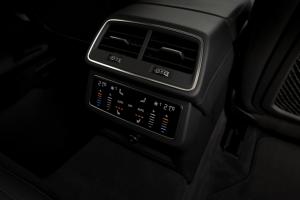 Black Audi A6 2019 in Riga, with an engine capacity of 3.00 L and mileage of 210 thousand km for 24700 €, photo 12 on AUTOMOTO.COM.LV