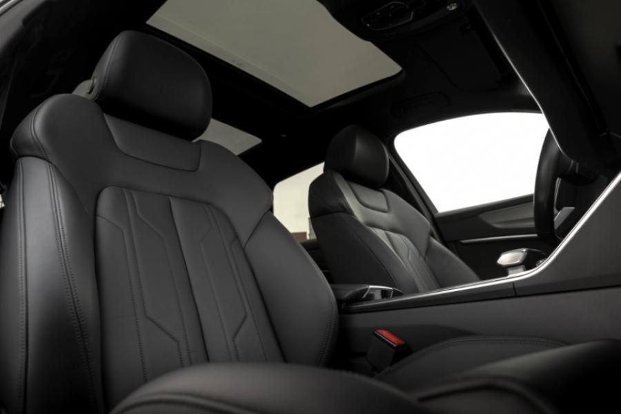 Black Audi A6 2019 in Riga, with an engine capacity of 3.00 L and mileage of 210 thousand km for 24700 €, photo 14 on AUTOMOTO.COM.LV