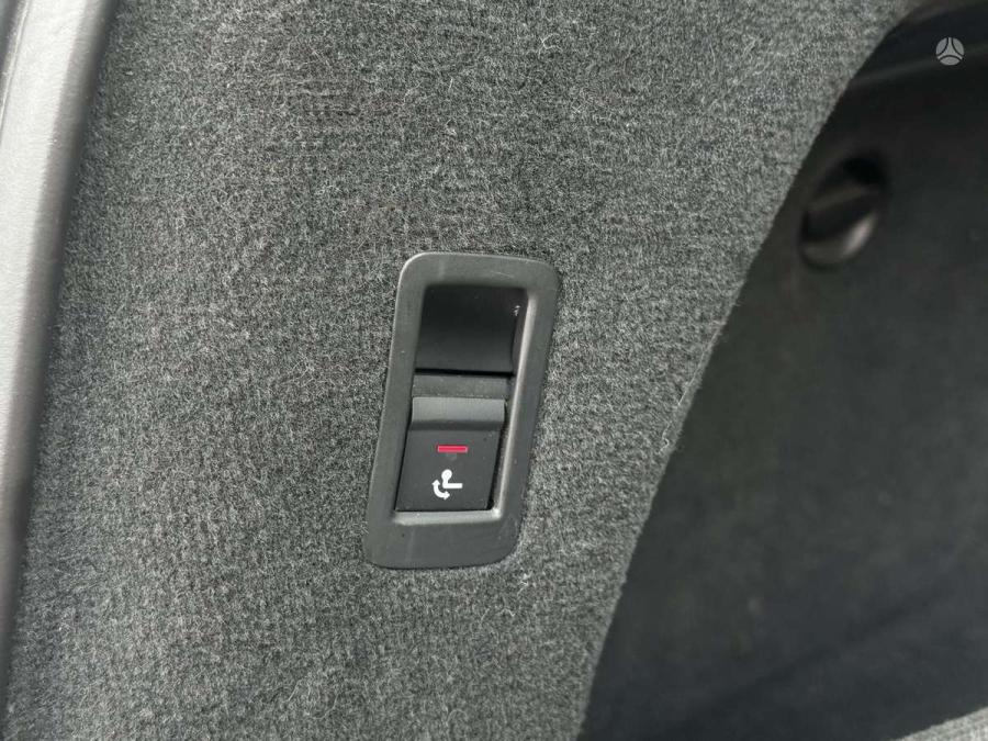 Black Audi A6 2019 in Tallinn, with an engine capacity of 2.00 L and mileage of 289 thousand km for 16490 €, photo 28 on AUTOMOTO.COM.LV