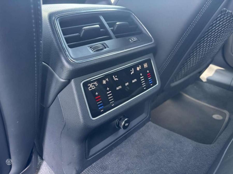 Black Audi A6 2019 in Telschi, with an engine capacity of 2.00 L and mileage of 169 thousand km for 20500 €, photo 16 on AUTOMOTO.COM.LV