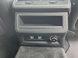 Black Audi A6 2019 in Taurage, with an engine capacity of 1.97 L and mileage of 318 thousand km for 19000 €, photo 16 on AUTOMOTO.COM.LV