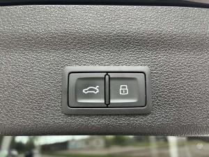 Black Audi A6 2019 in Taurage, with an engine capacity of 1.97 L and mileage of 318 thousand km for 19000 €, photo 20 on AUTOMOTO.COM.LV