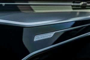 Black Audi A6 2019 in Klaipeda, with an engine capacity of 3.00 L and mileage of 141 thousand km for 25000 €, photo 15 on AUTOMOTO.COM.LV