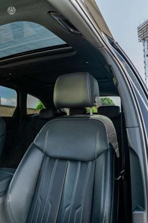 Black Audi A6 2019 in Klaipeda, with an engine capacity of 3.00 L and mileage of 141 thousand km for 25000 €, photo 19 on AUTOMOTO.COM.LV