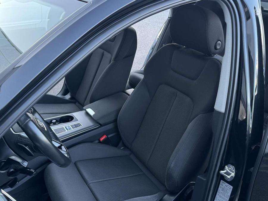 Black Audi A6 2019 in Jonava, with an engine capacity of 2.00 L and mileage of 205 thousand km for 17499 €, photo 40 on AUTOMOTO.COM.LV