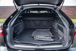 Black Audi A6 2019 in Kaunas, with an engine capacity of 1.97 L and mileage of 163 thousand km for 26450 €, photo 12 on AUTOMOTO.COM.LV