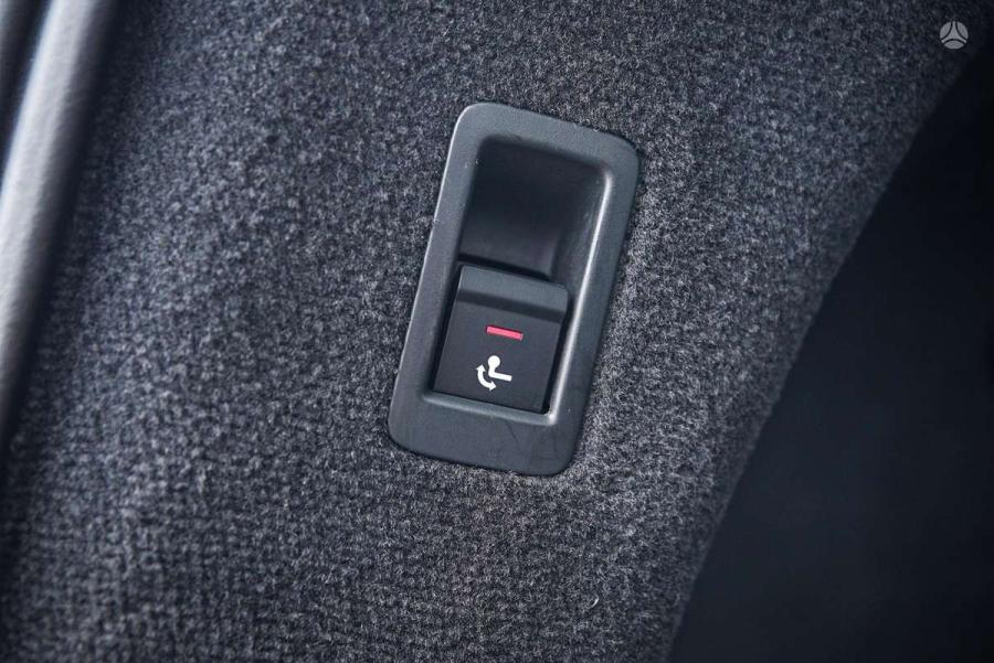 Black Audi A6 2019 in Kaunas, with an engine capacity of 1.97 L and mileage of 163 thousand km for 26450 €, photo 13 on AUTOMOTO.COM.LV