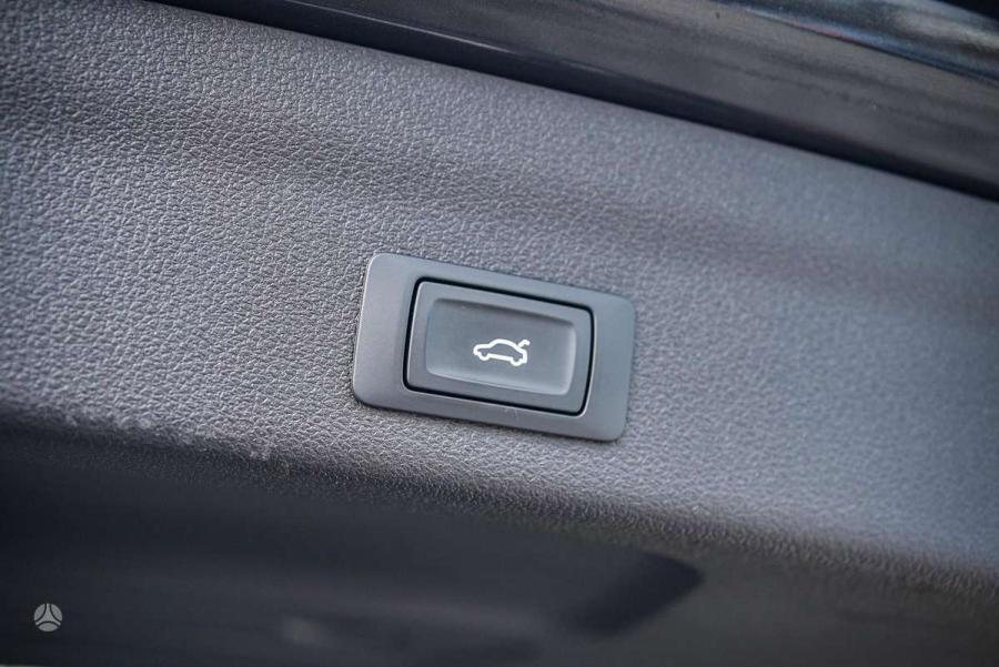 Black Audi A6 2019 in Kaunas, with an engine capacity of 1.97 L and mileage of 163 thousand km for 26450 €, photo 14 on AUTOMOTO.COM.LV