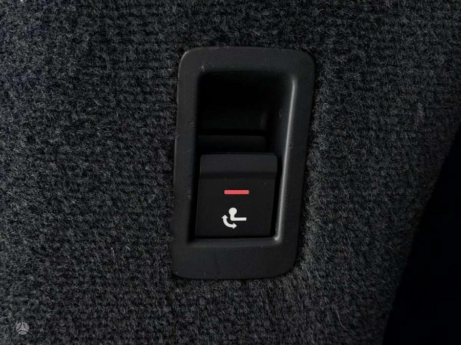 Black Audi A6 2020 in Vilnius, with an engine capacity of 1.97 L and mileage of 222 thousand km for 21950 €, photo 15 on AUTOMOTO.COM.LV
