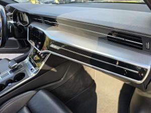 Melns Audi A6 2020 Kauņa, ar dzinēja tilpumu 3.00 L un nobraukumu 290 tūkst. km par 19500 €, foto 27 vietnē AUTOMOTO.COM.LV