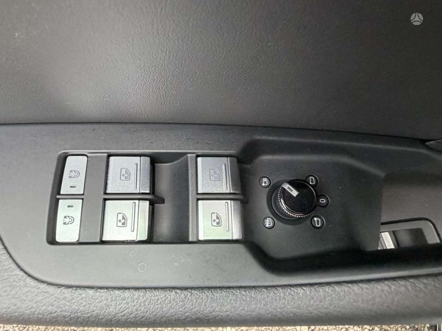 Black Audi A6 2020 in Kaunas, with an engine capacity of 3.00 L and mileage of 175 thousand km for 23750 €, photo 31 on AUTOMOTO.COM.LV
