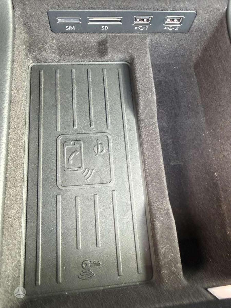 Black Audi A6 2020 in Kaunas, with an engine capacity of 3.00 L and mileage of 175 thousand km for 23750 €, photo 35 on AUTOMOTO.COM.LV