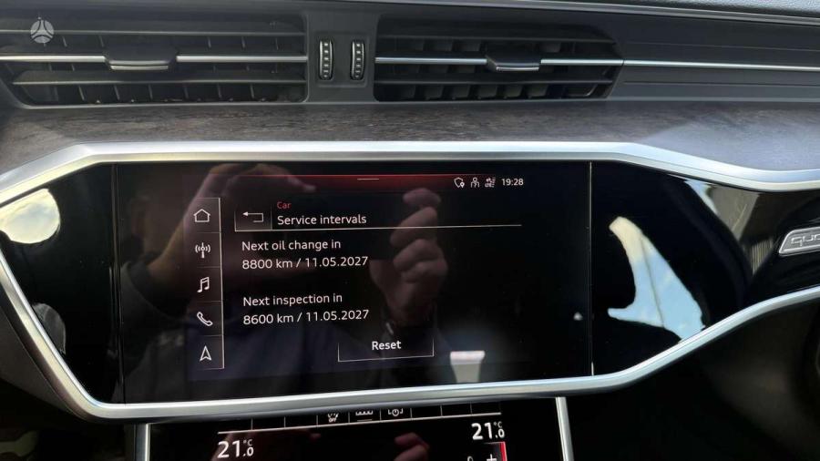 Black Audi A6 2021 in Vilnius, with an engine capacity of 1.97 L and mileage of 139 thousand km for 25290 €, photo 27 on AUTOMOTO.COM.LV