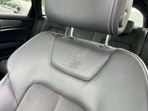 Melns Audi A6 2021 Kauņa, ar dzinēja tilpumu 2.97 L un nobraukumu 66 tūkst. km par 22900 €, foto 46 vietnē AUTOMOTO.COM.LV
