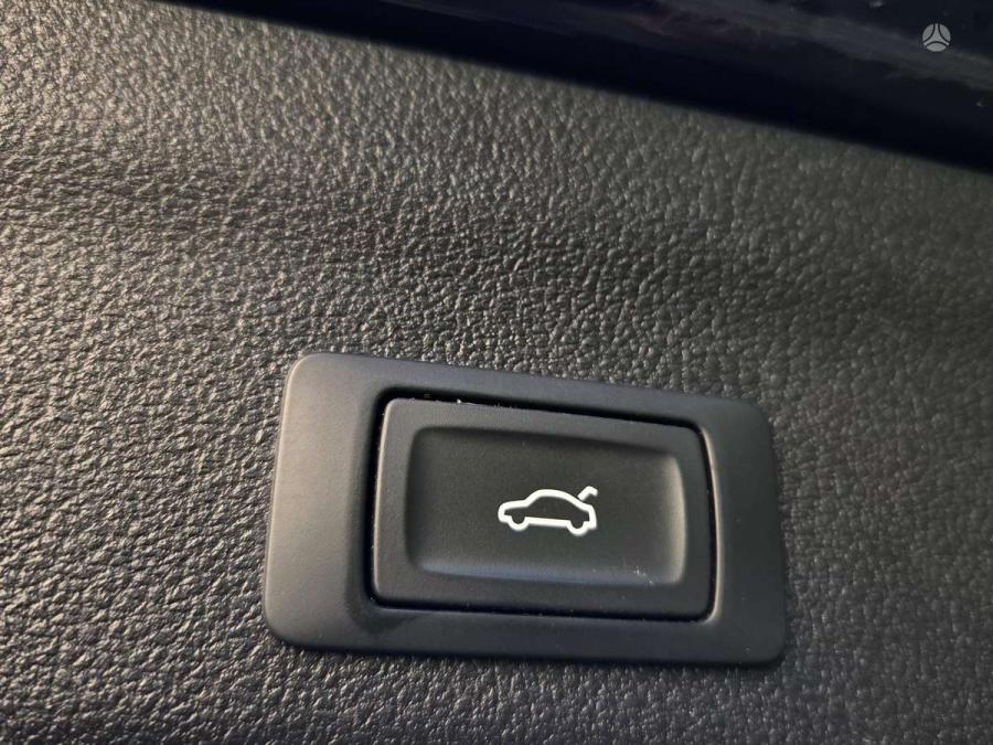 Black Audi A6 2021 in Vilnius, with an engine capacity of 1.97 L and mileage of 148 thousand km for 18700 €, photo 23 on AUTOMOTO.COM.LV