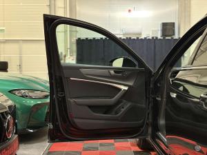 Melns Audi A6 2021 Viļņa, ar dzinēja tilpumu 1.97 L un nobraukumu 200 tūkst. km par 19990 €, foto 13 vietnē AUTOMOTO.COM.LV