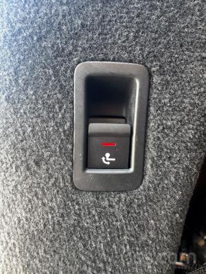 Black Audi A6 2022 in Riga, with an engine capacity of 2.00 L and mileage of 158 thousand km for 20950 €, photo 12 on AUTOMOTO.COM.LV