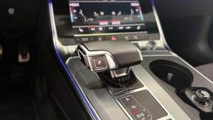 Black Audi A6 2022 in Vilnius, with an engine capacity of 2.00 L and mileage of 144 thousand km for 31777 €, photo 32 on AUTOMOTO.COM.LV