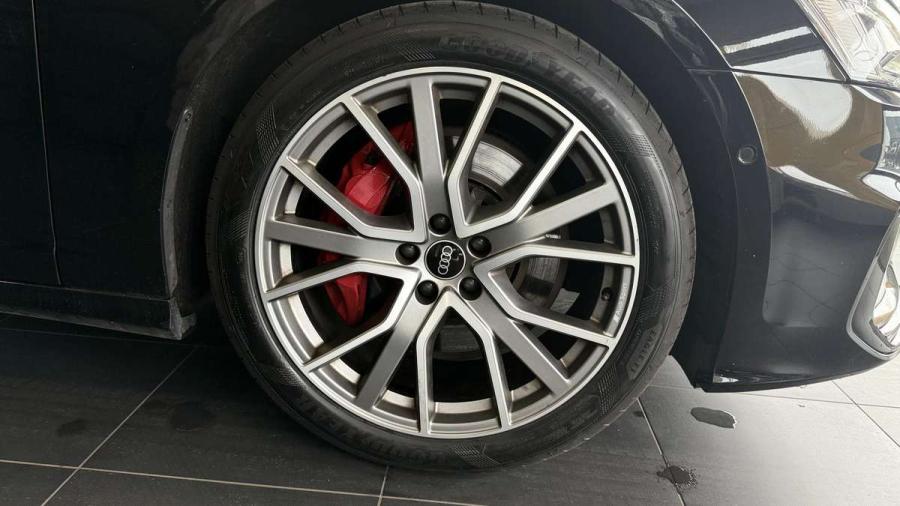 Black Audi A6 2022 in Vilnius, with an engine capacity of 2.00 L and mileage of 144 thousand km for 31777 €, photo 38 on AUTOMOTO.COM.LV