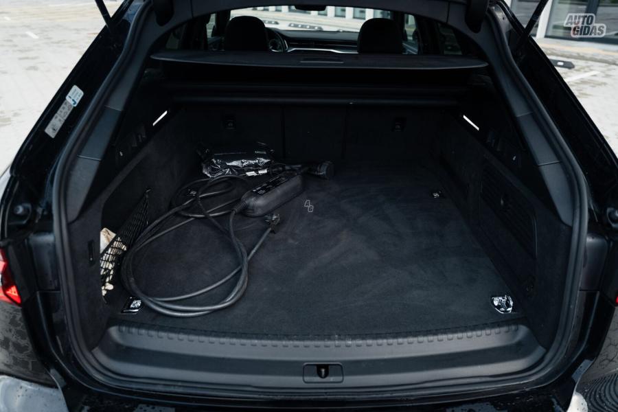Black Audi A6 2022 in Vilnius, with an engine capacity of 2.00 L and mileage of 72 thousand km for 29000 €, photo 11 on AUTOMOTO.COM.LV