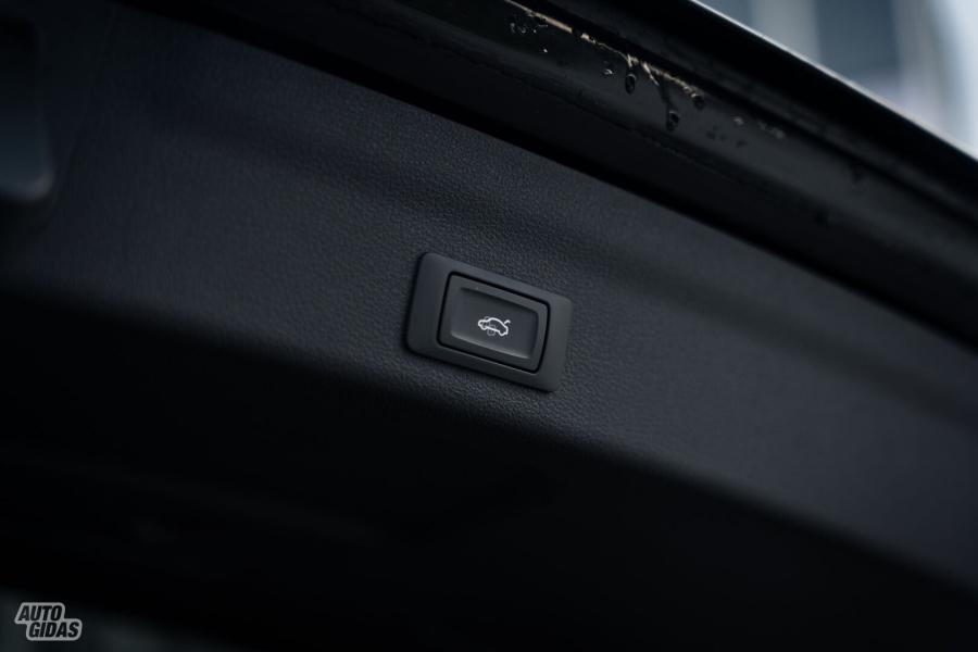 Black Audi A6 2022 in Vilnius, with an engine capacity of 2.00 L and mileage of 72 thousand km for 29000 €, photo 12 on AUTOMOTO.COM.LV