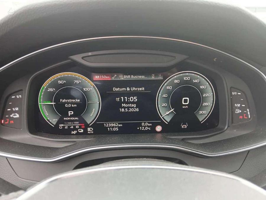 Black Audi A6 2023 in Vilnius, with an engine capacity of 1.98 L and mileage of 124 thousand km for 33333 €, photo 8 on AUTOMOTO.COM.LV