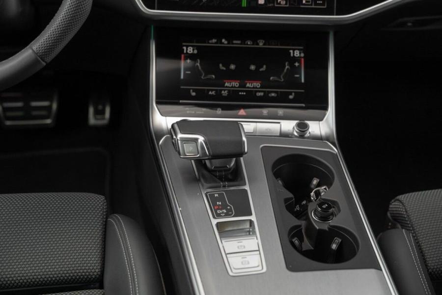 Black Audi A6 2025 in Vilnius, with an engine capacity of 2.00 L and mileage of 29 thousand km for 47500 €, photo 12 on AUTOMOTO.COM.LV