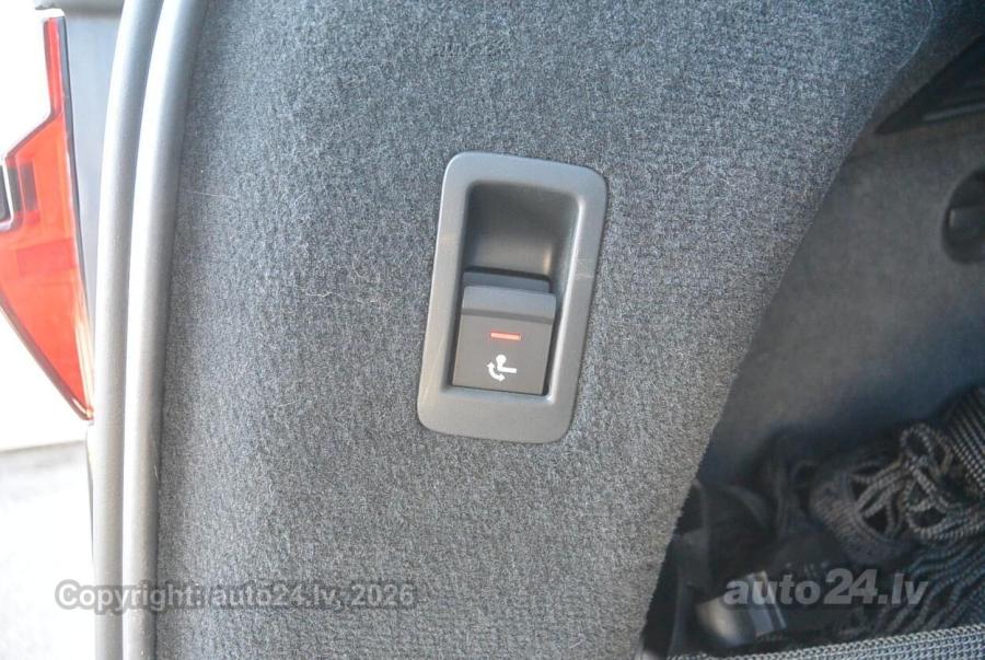 Melns Audi A6 2025 Tartu, ar dzinēja tilpumu 3.00 L un nobraukumu 21 tūkst. km par 45000 €, foto 12 vietnē AUTOMOTO.COM.LV
