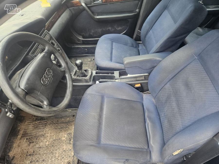 Blue Audi A6 1994 in Jonava, with an engine capacity of 1.90 L and mileage of 308 thousand km for 950 €, photo 11 on AUTOMOTO.COM.LV