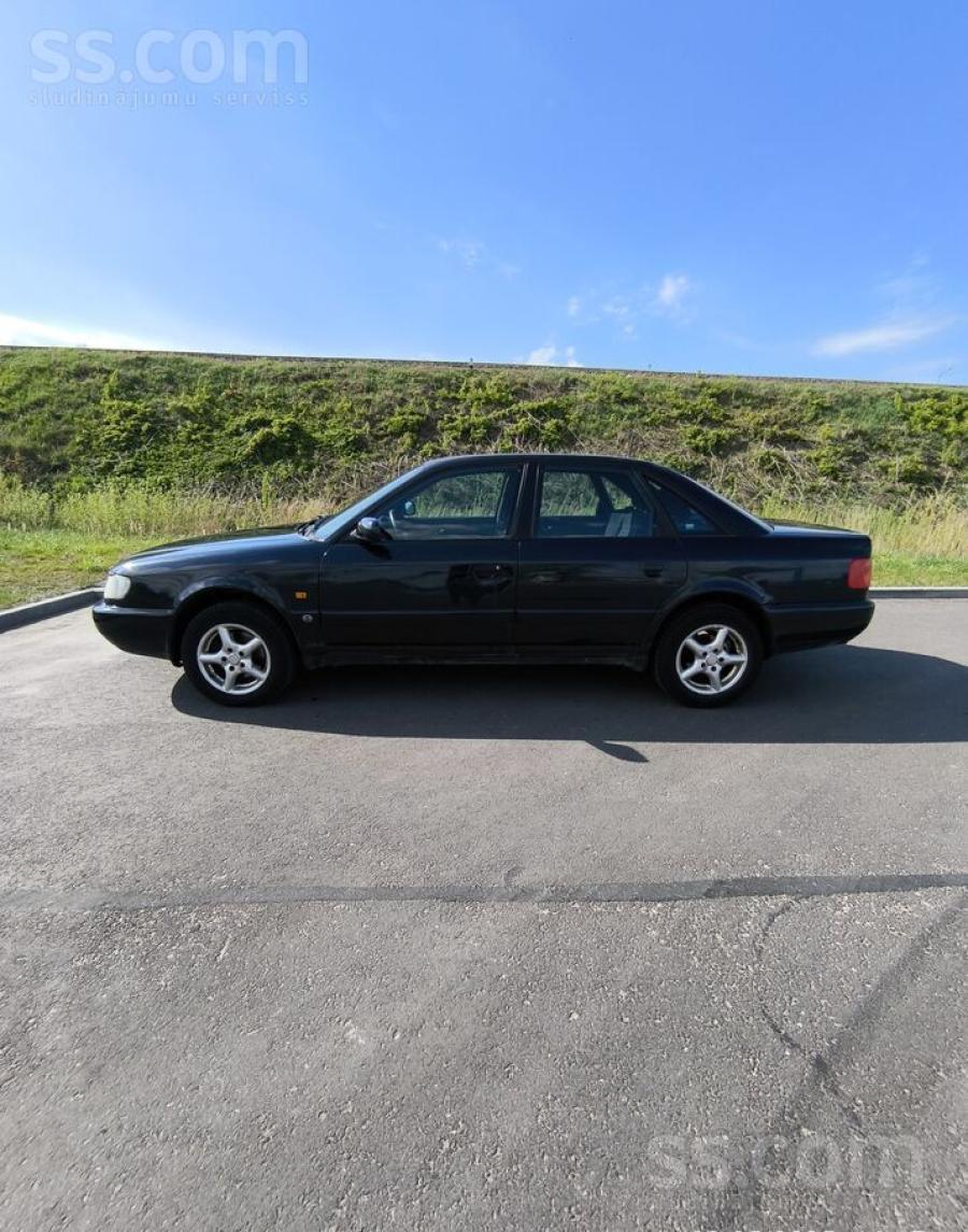 Blue Audi A6 1995 in Daugavpils, with an engine capacity of 2.50 L and mileage of 360 thousand km for 1500 €, photo 3 on AUTOMOTO.COM.LV