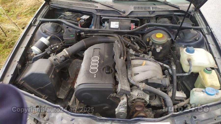 Zils Audi A6 1996 Tallina, ar dzinēja tilpumu 1.80 L un nobraukumu 0 tūkst. km par 350 €, foto 7 vietnē AUTOMOTO.COM.LV