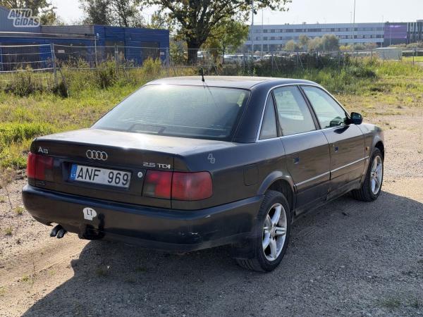 Audi A6 1996 in Kaunas on AUTOMOTO.COM.LV Blue Audi A6 1996 in Kaunas, with an engine capacity of 2.50 L and mileage of 408 thousand km for 800 €, photo 5 on AUTOMOTO.COM.LV