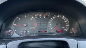 Zils Audi A6 1998 Šilutė, ar dzinēja tilpumu 1.90 L un nobraukumu 455 tūkst. km par 1450 €, foto 19 vietnē AUTOMOTO.COM.LV