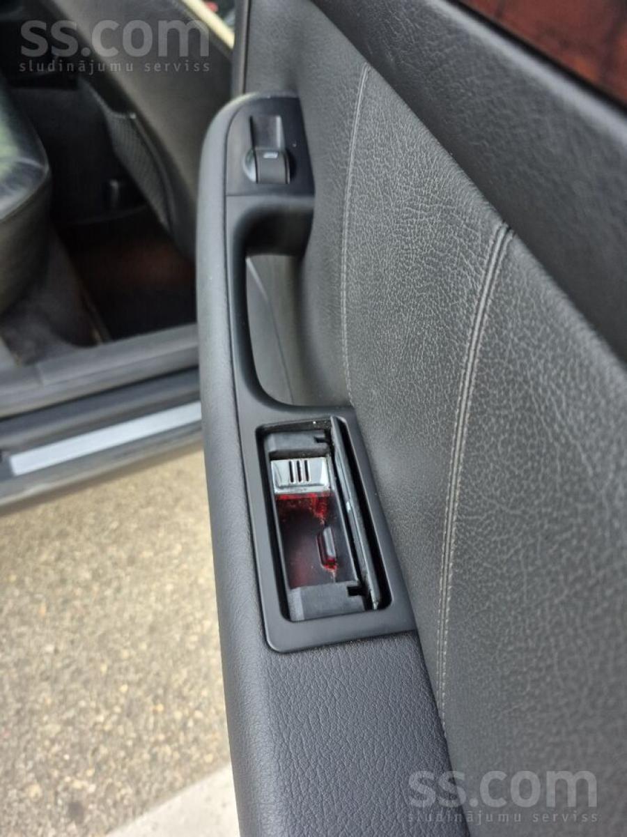 Zils Audi A6 1998 Rīga, ar dzinēja tilpumu 2.40 L un nobraukumu 307 tūkst. km par 3100 €, foto 24 vietnē AUTOMOTO.COM.LV