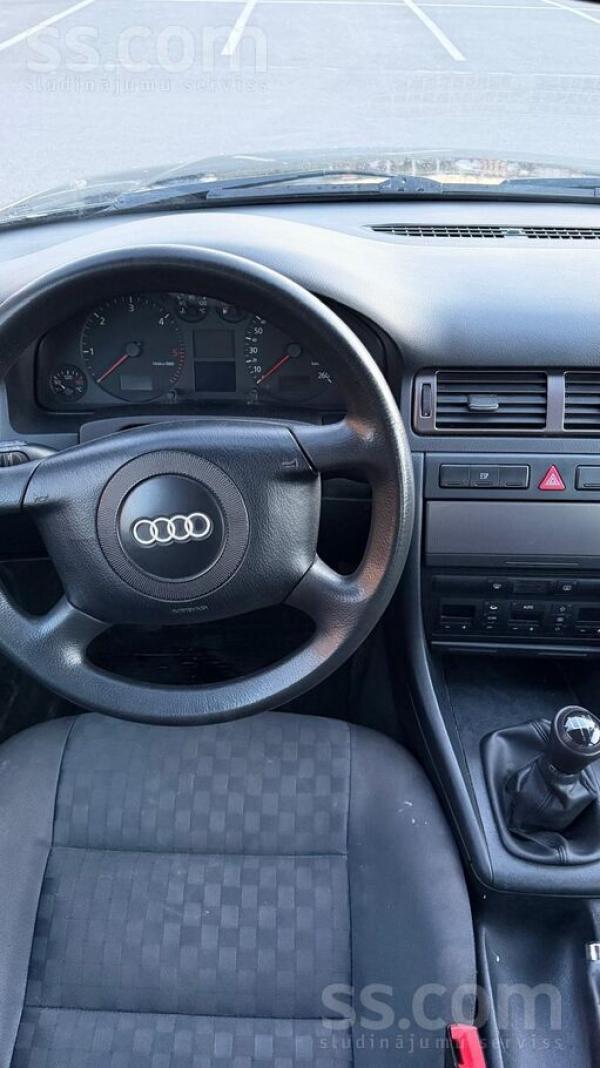 Zils Audi A6 2001 Rīga, ar dzinēja tilpumu 2.50 L un nobraukumu 445 tūkst. km par 870 €, foto 6 vietnē AUTOMOTO.COM.LV