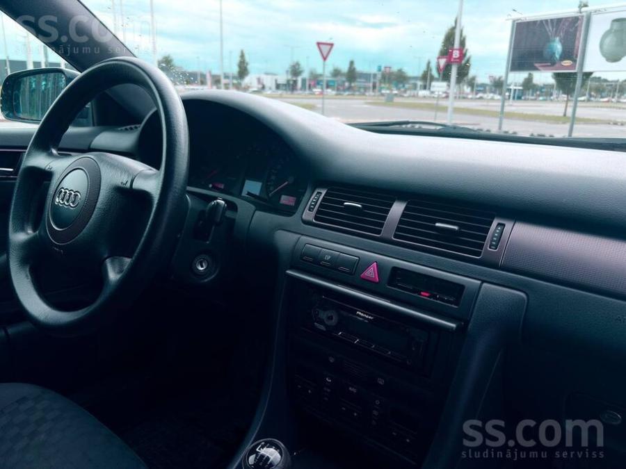 Zils Audi A6 2001 Rīga, ar dzinēja tilpumu 2.50 L un nobraukumu 455 tūkst. km par 1000 €, foto 3 vietnē AUTOMOTO.COM.LV