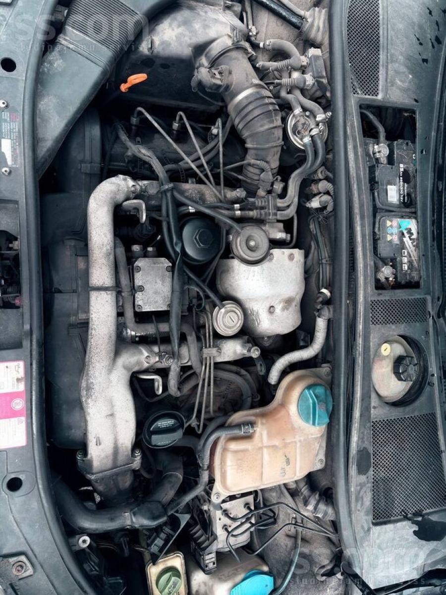 Zils Audi A6 2001 Rīga, ar dzinēja tilpumu 2.50 L un nobraukumu 455 tūkst. km par 1000 €, foto 5 vietnē AUTOMOTO.COM.LV