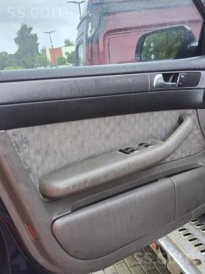 Zils Audi A6 2001 Jelgava, ar dzinēja tilpumu 2.40 L un nobraukumu 300 tūkst. km par 400 €, foto 9 vietnē AUTOMOTO.COM.LV
