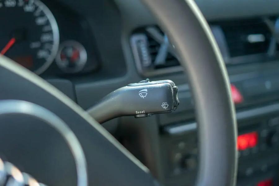 Zils Audi A6 2003 Liepāja, ar dzinēja tilpumu 2.50 L un nobraukumu 302 tūkst. km par 2500 €, foto 16 vietnē AUTOMOTO.COM.LV