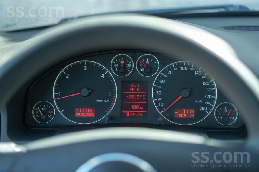 Zils Audi A6 2003 Liepāja, ar dzinēja tilpumu 2.50 L un nobraukumu 302 tūkst. km par 2500 €, foto 12 vietnē AUTOMOTO.COM.LV