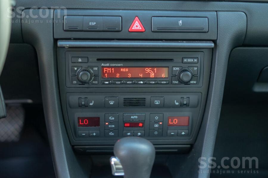 Zils Audi A6 2003 Liepāja, ar dzinēja tilpumu 2.50 L un nobraukumu 302 tūkst. km par 2500 €, foto 13 vietnē AUTOMOTO.COM.LV